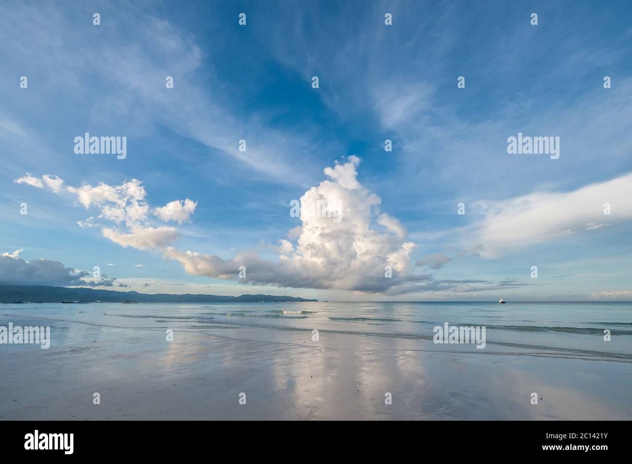 Sky above sea Stock Photo - Alamy