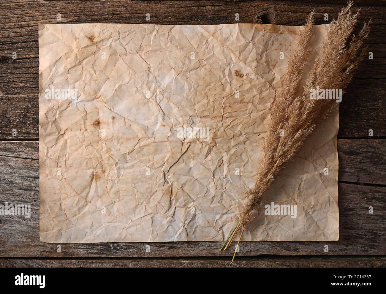 Old paper burn edges hi-res stock photography and images - Alamy