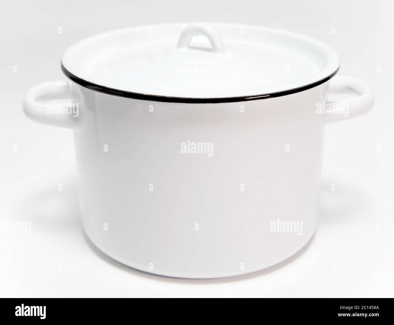 White pan hi-res stock photography and images - Alamy
