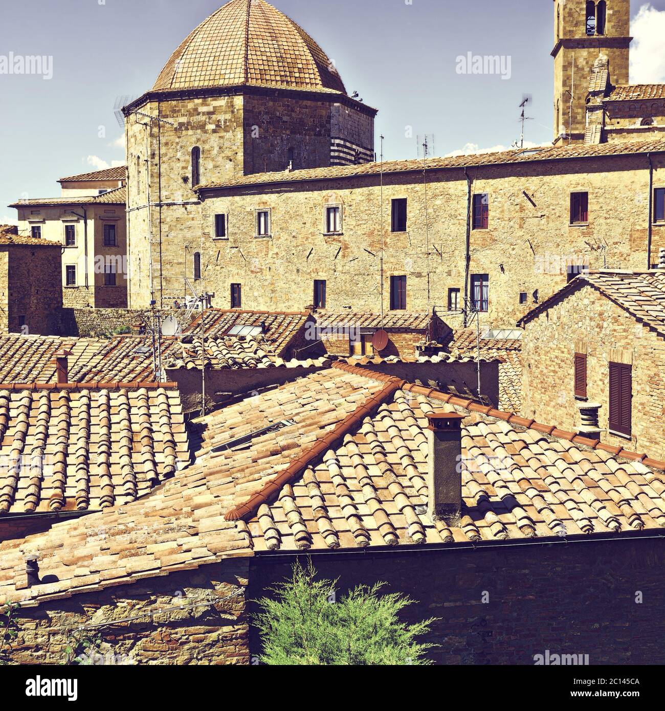 Tiled roof blur hi-res stock photography and images - Alamy