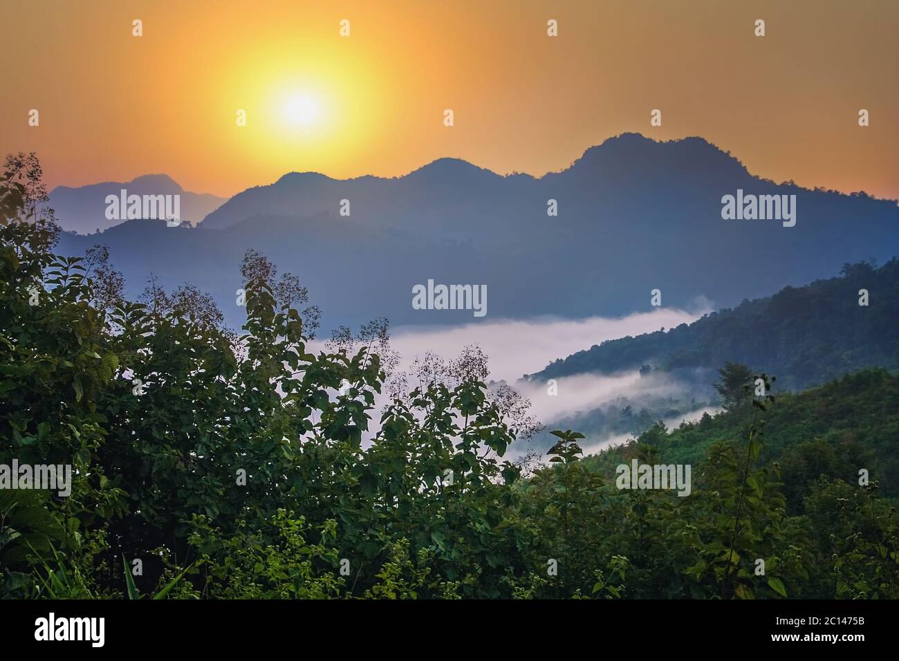 Ocean Of Mist Stock Photo - Alamy