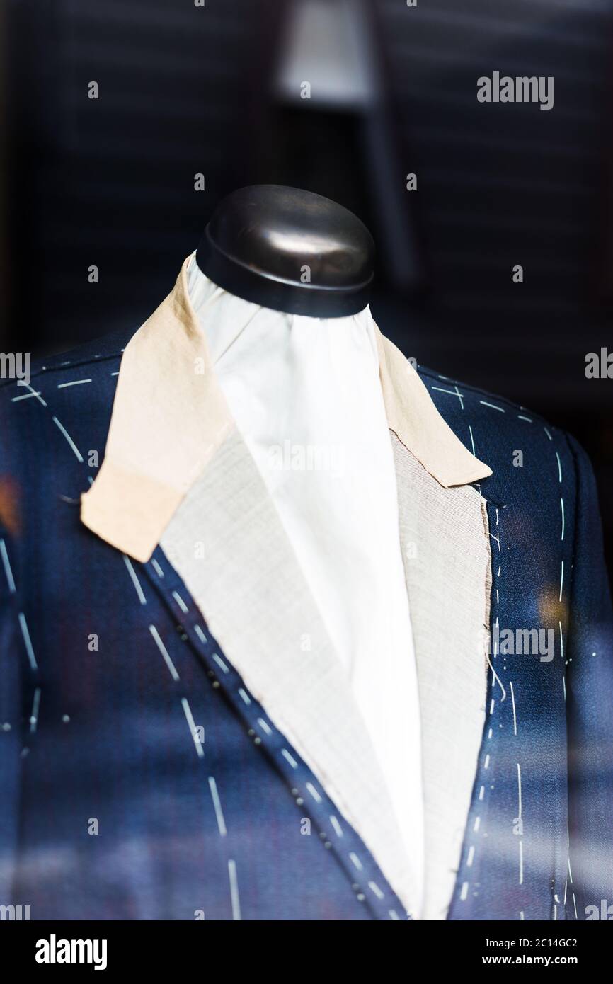Mannequin with suit hi-res stock photography and images - Alamy
