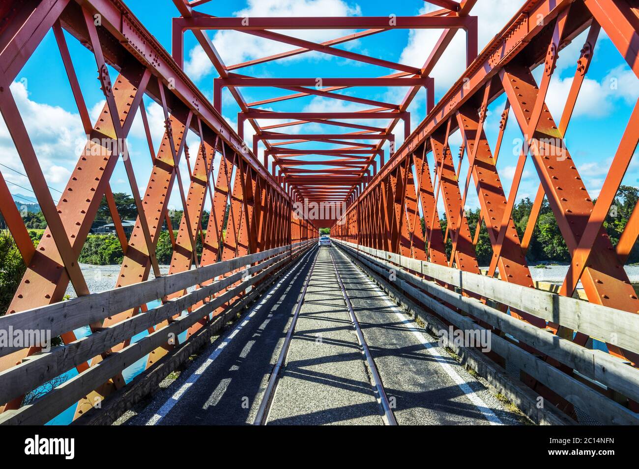 Abandoned railway bridge hi-res stock photography and images - Alamy