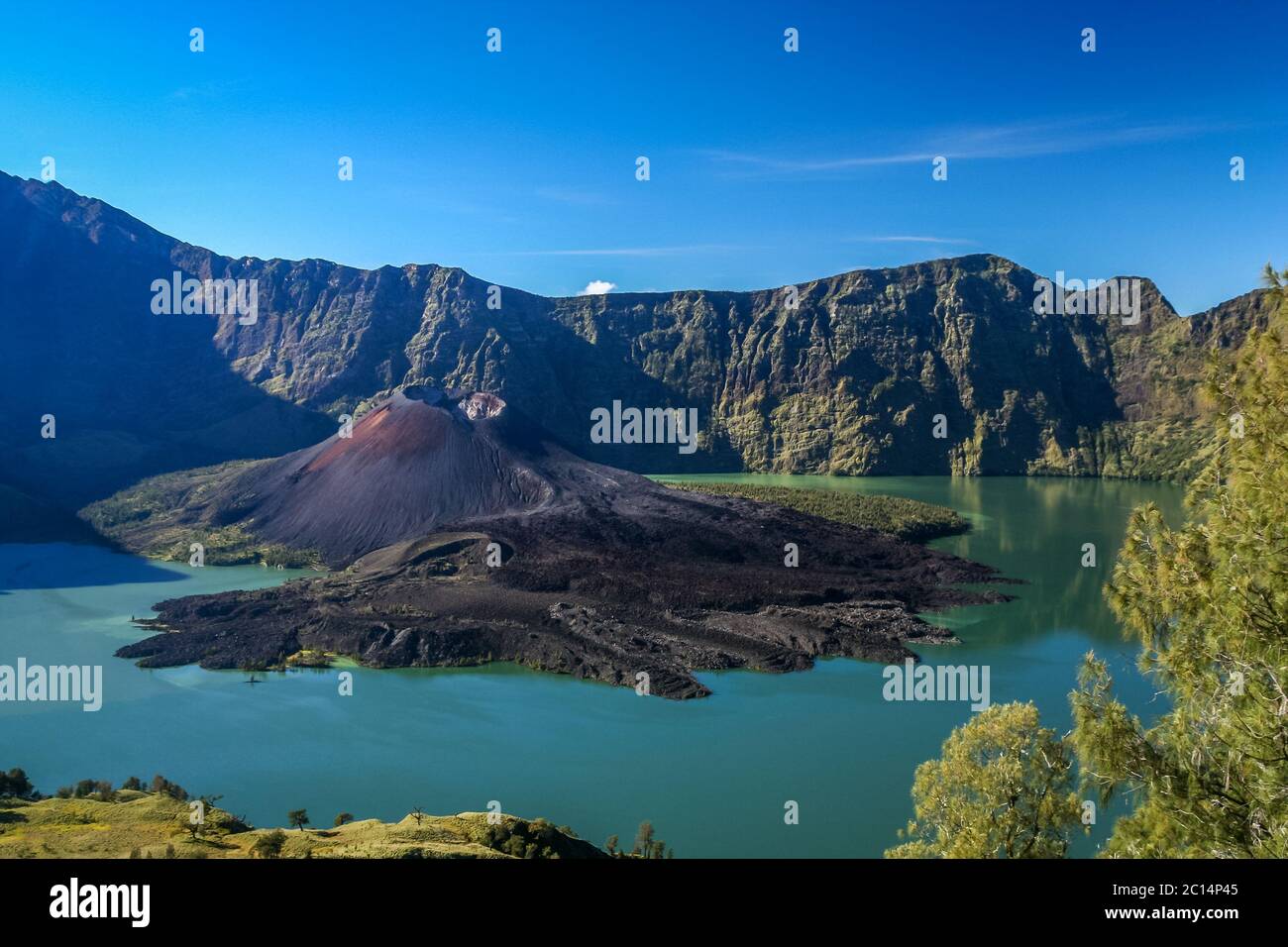 Gunung Rinjani volcano Stock Photo - Alamy