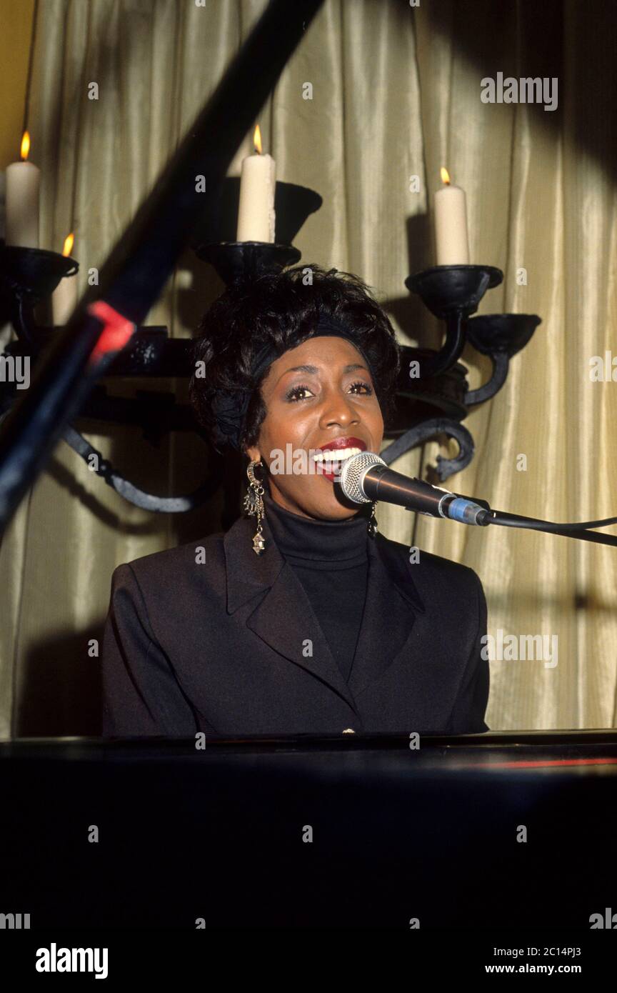 Oleta Adams at a showcase in Searcy's Bar. London, October 23, 1991 ...