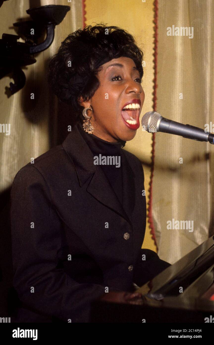 Oleta Adams at a showcase in Searcy's Bar. London, October 23, 1991 ...