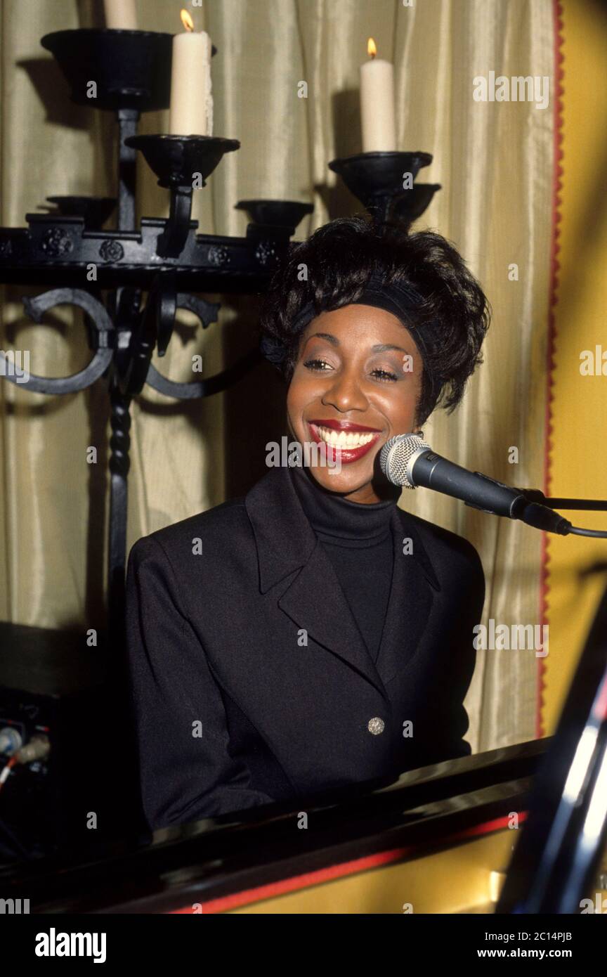Oleta Adams at a showcase in Searcy's Bar. London, October 23, 1991 ...