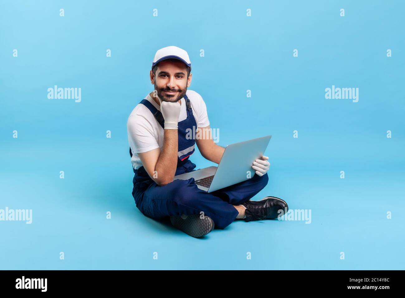 Professional handyman hi-res stock photography and images - Alamy