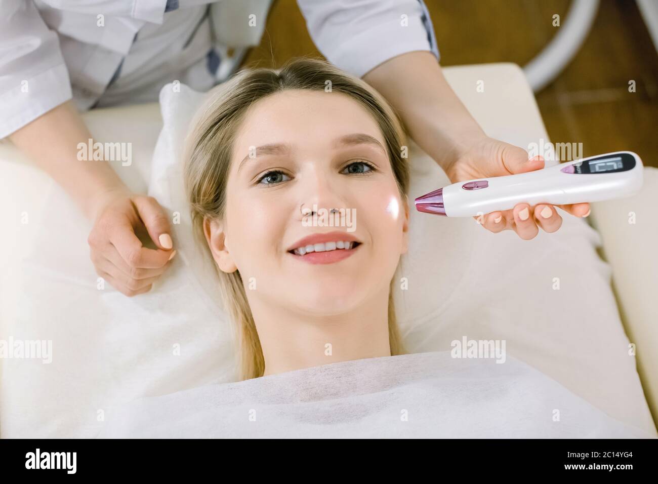 Warts face hi-res stock photography and images - Alamy