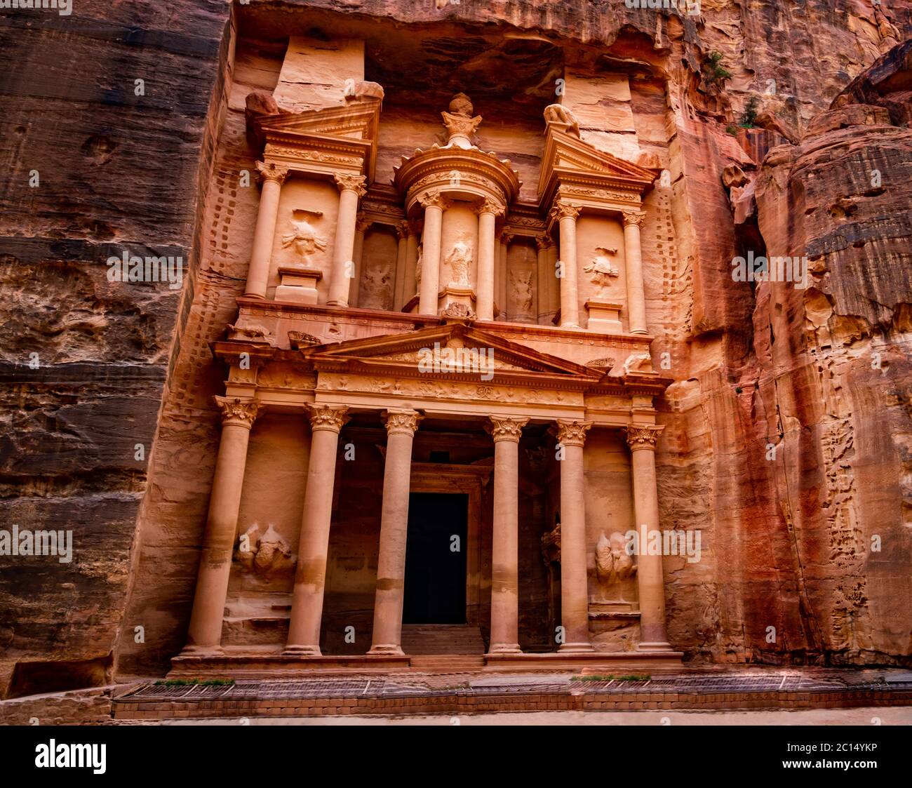 Magnificant and famous facade in Petra Jordan, the treasury or Al ...