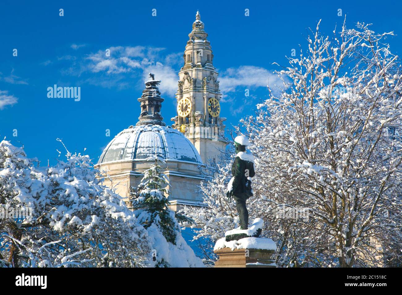 City Hall, Cardiff, Cathays Park, Wales, UK Stock Photo - Alamy