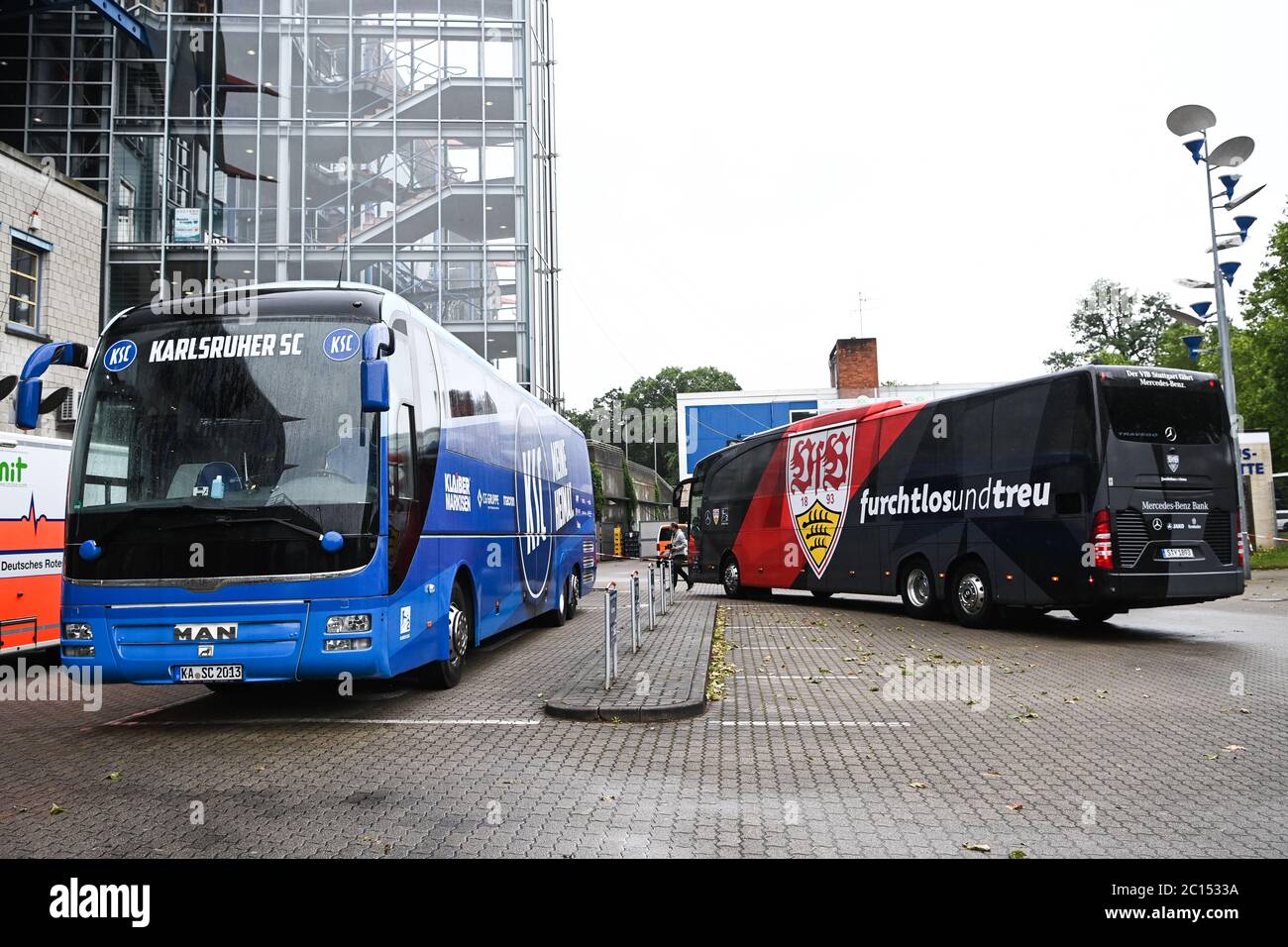 Football team buses hi-res stock photography and images - Alamy