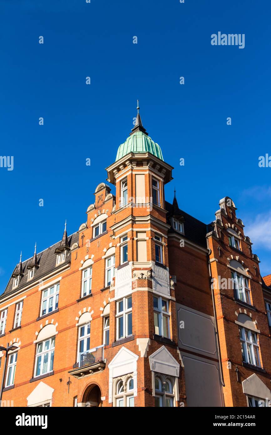 Well building feature hi-res stock photography and images - Alamy