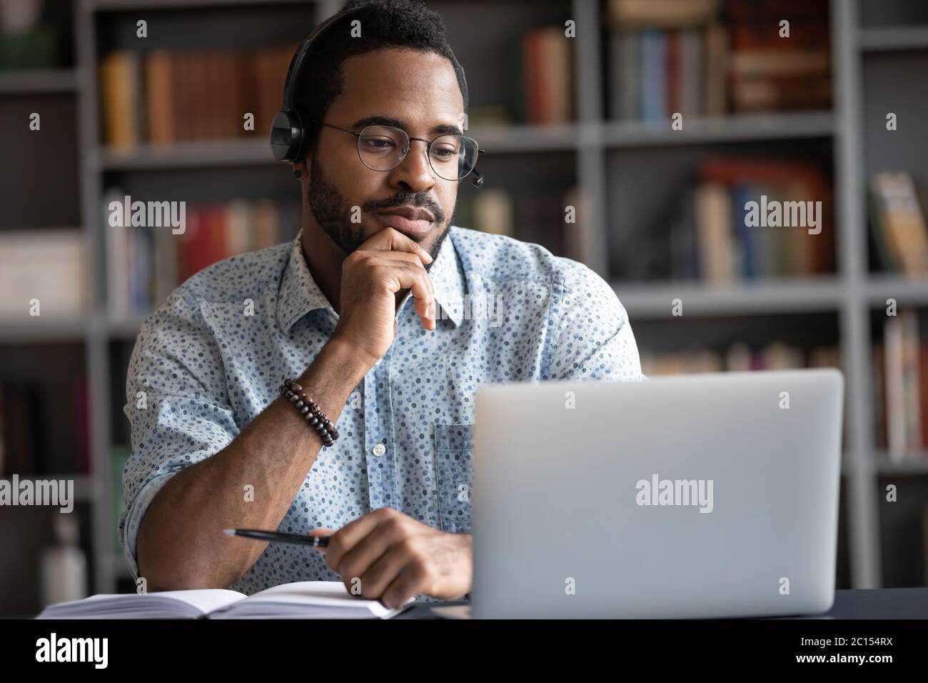 Websites university learning hi-res stock photography and images - Alamy