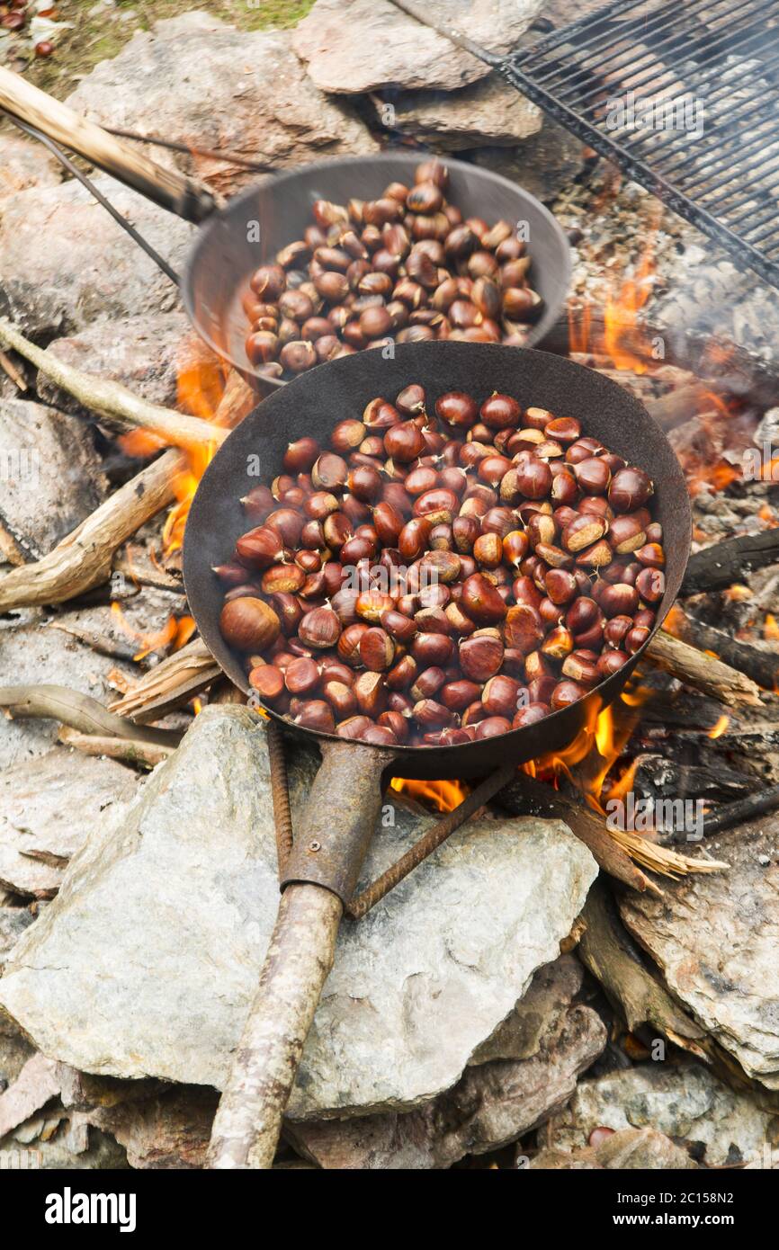 Chestnut grill hi-res stock photography and images - Alamy
