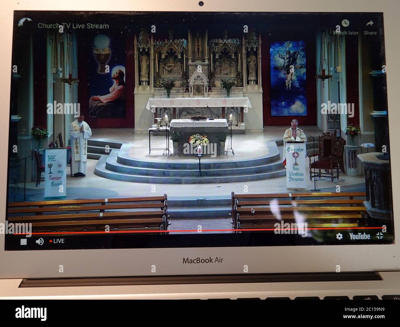 Closed churches hi-res stock photography and images - Alamy