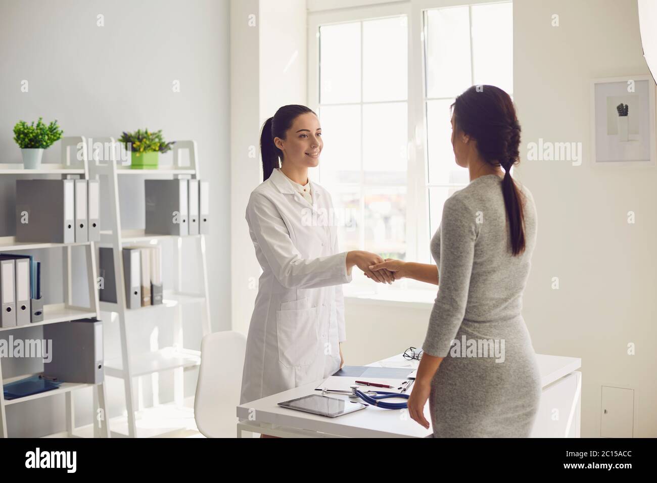 Doctor visit practice hi-res stock photography and images - Alamy
