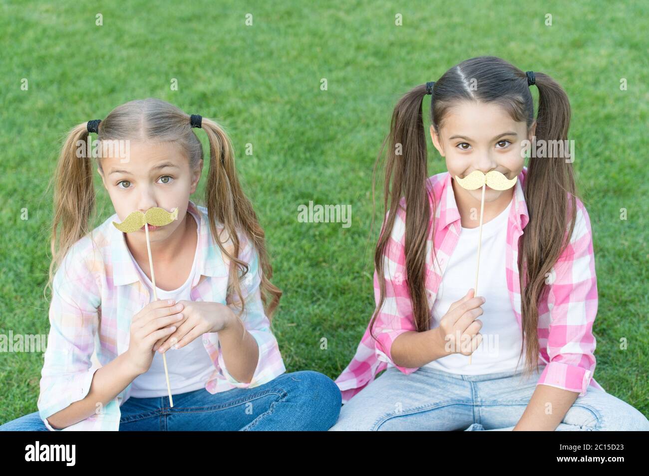 Family kids apart hi-res stock photography and images - Alamy