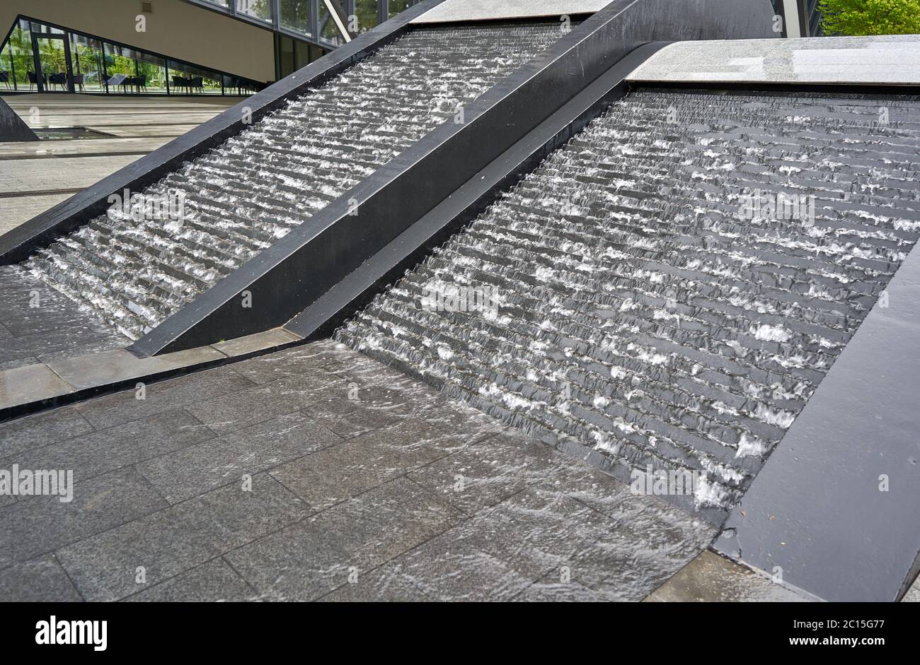 Garden walkway by cascade hi-res stock photography and images - Alamy