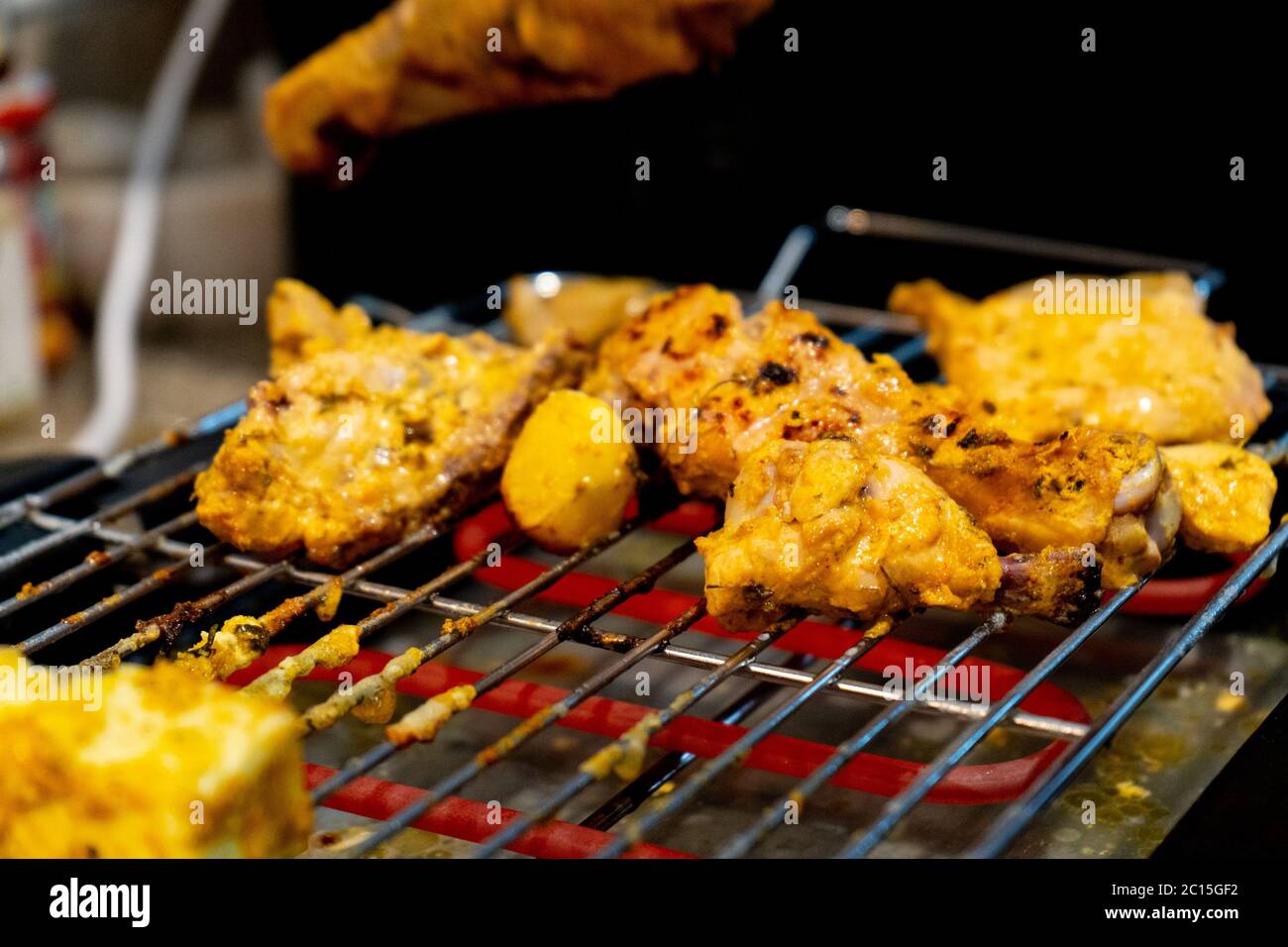 Bbq spatchcock chicken hi-res stock photography and images - Alamy