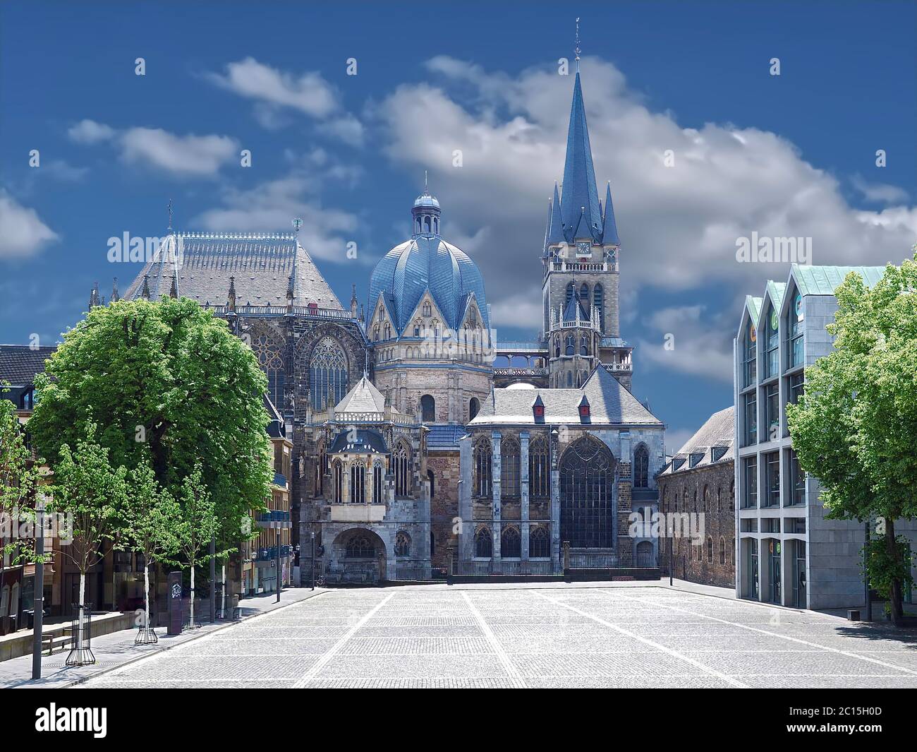 Karl aachen cathedral hi-res stock photography and images - Alamy