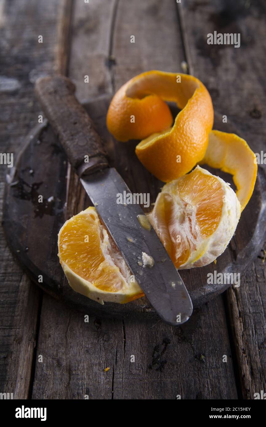 How to peel an orange hi-res stock photography and images - Alamy