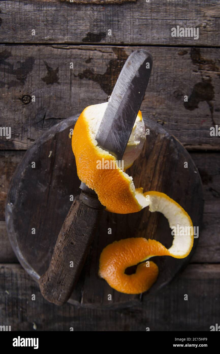 Juicy cut peeled orange hi-res stock photography and images - Alamy