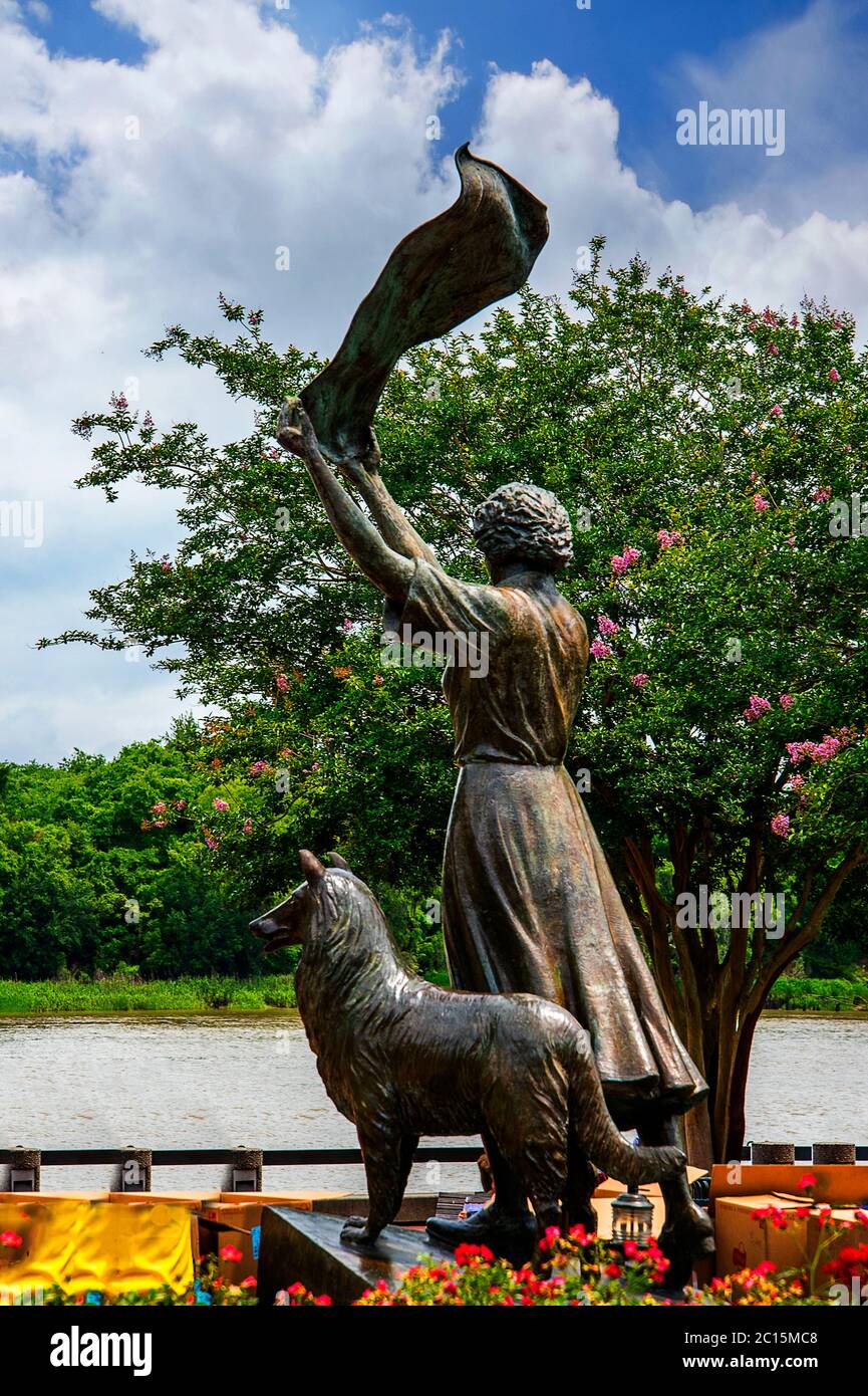 Savannah Bird Girl Statue Hi Res Bronze Savannah's Bird Girl Statue