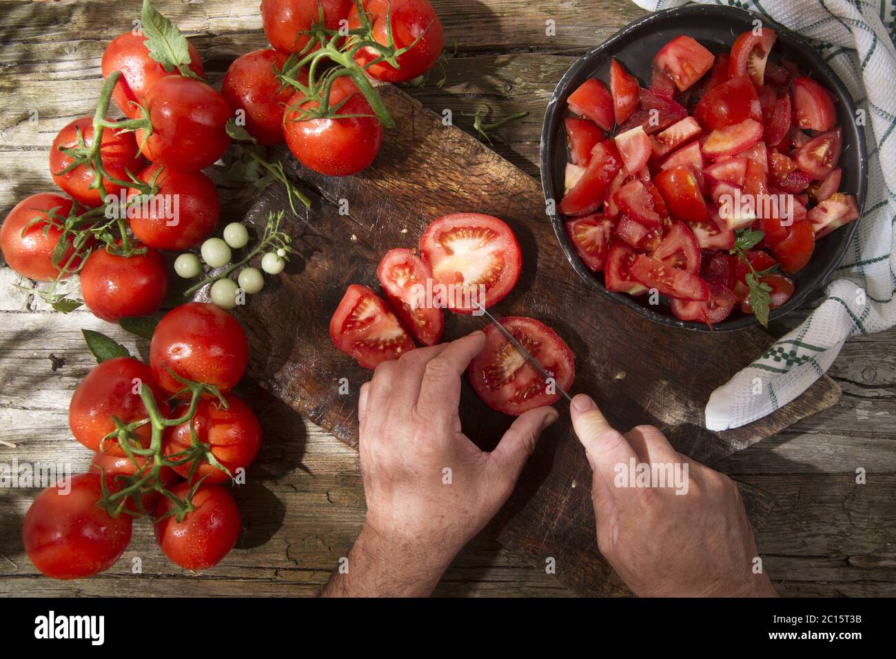 Red round smooth tomato Stock Photo - Alamy