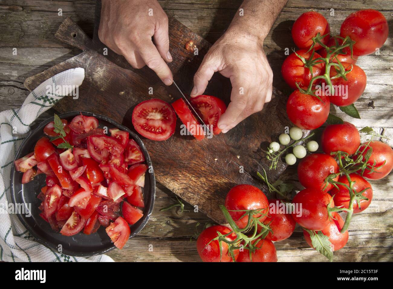 Red round smooth tomato Stock Photo - Alamy