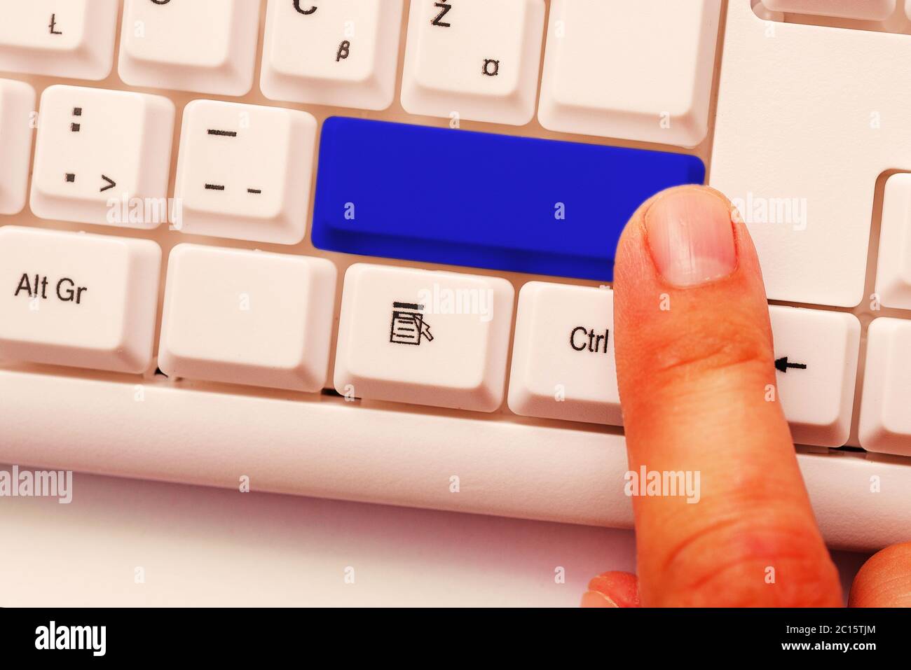 White Pc Keyboard With Empty Note Paper Above White Key Copy Space ...