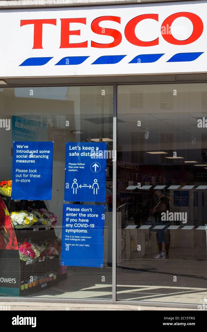 Tesco store hi-res stock photography and images - Alamy