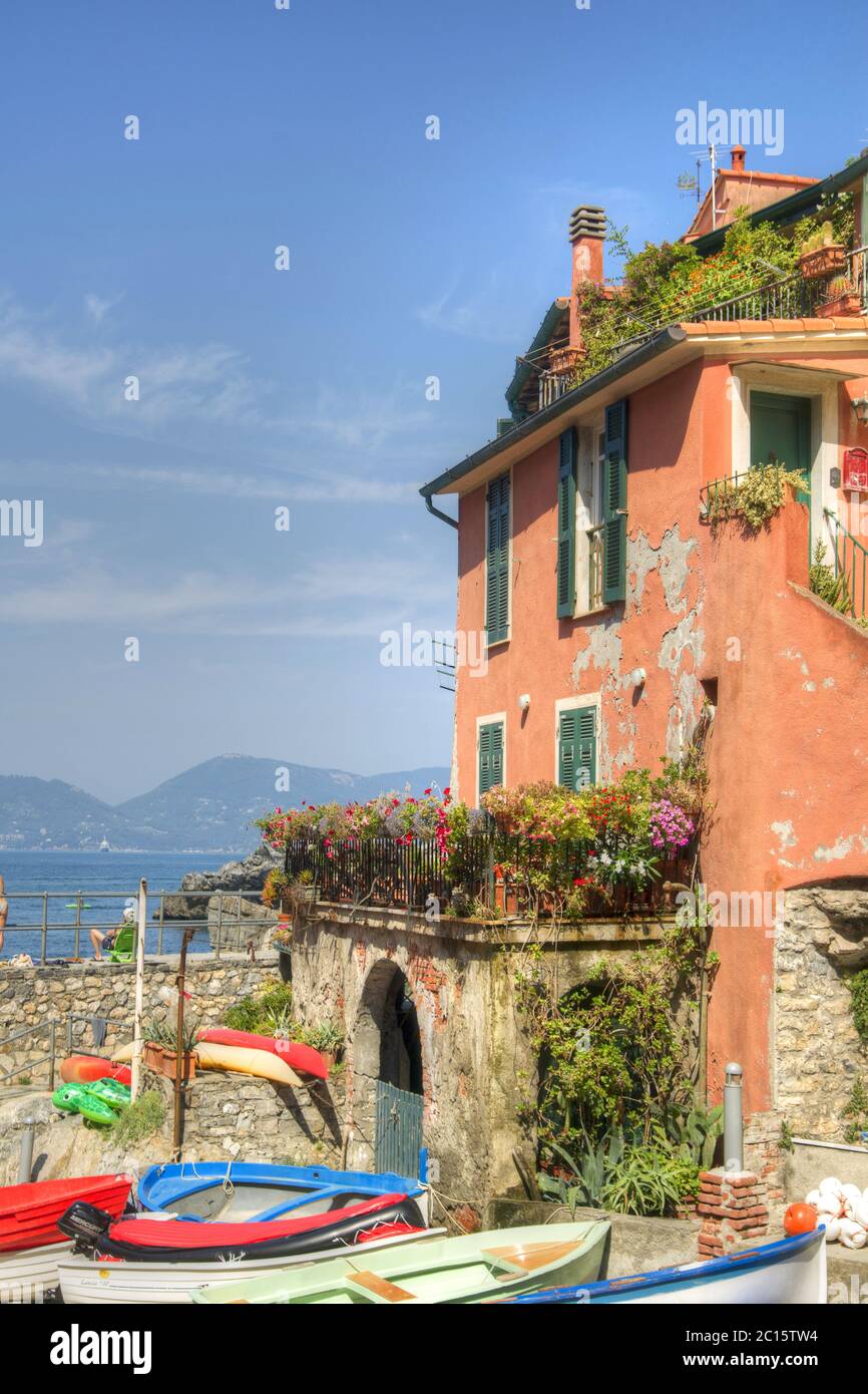 Tellaro village hi-res stock photography and images - Alamy