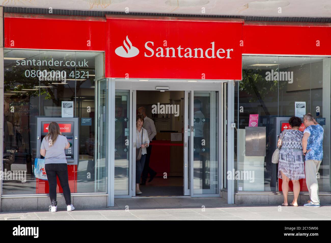 Santander bank hi-res stock photography and images - Alamy
