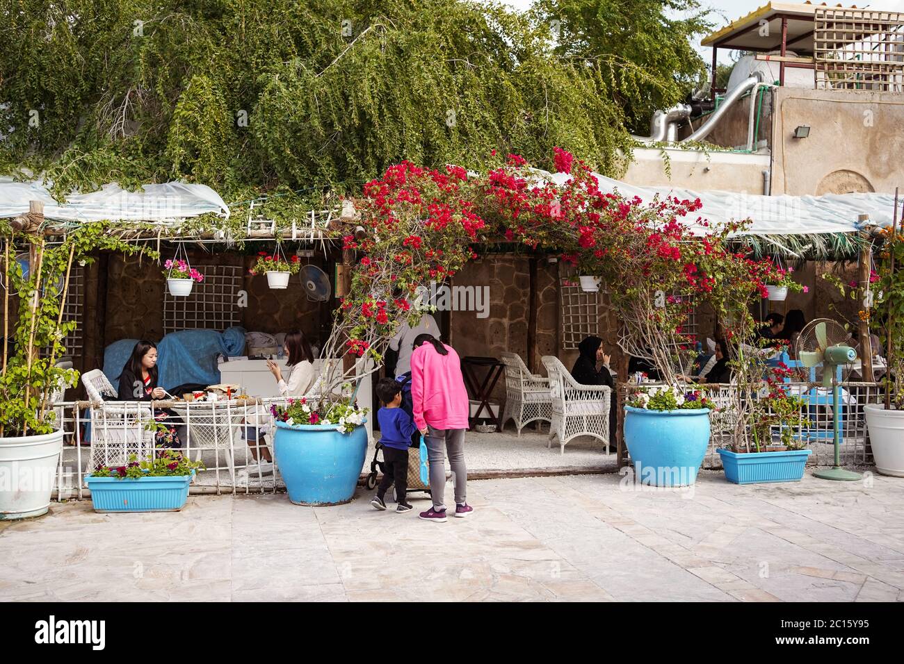 Dubai tea hi-res stock photography and images - Alamy