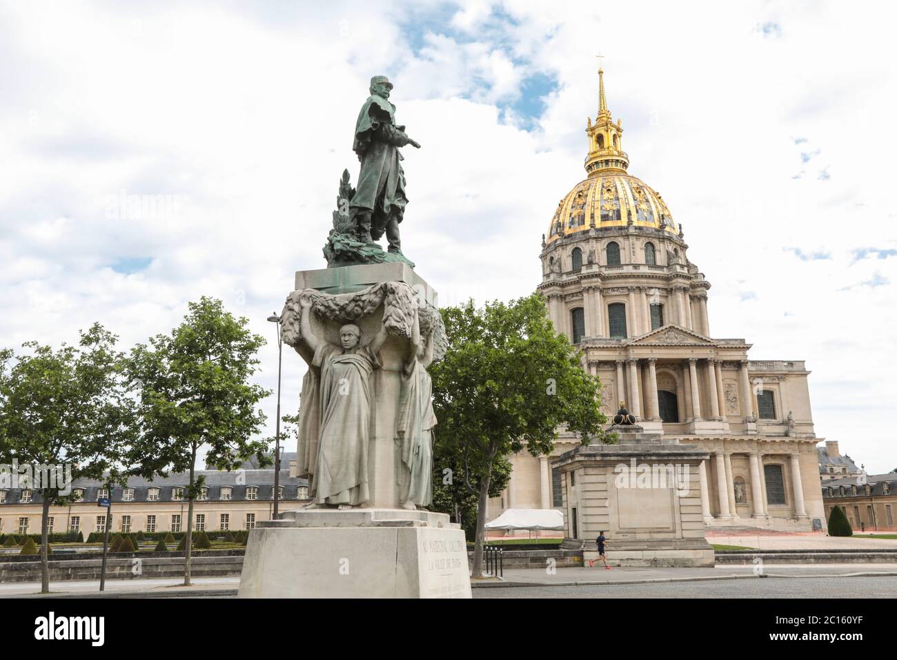 Monument au general gallieni hi-res stock photography and images - Alamy