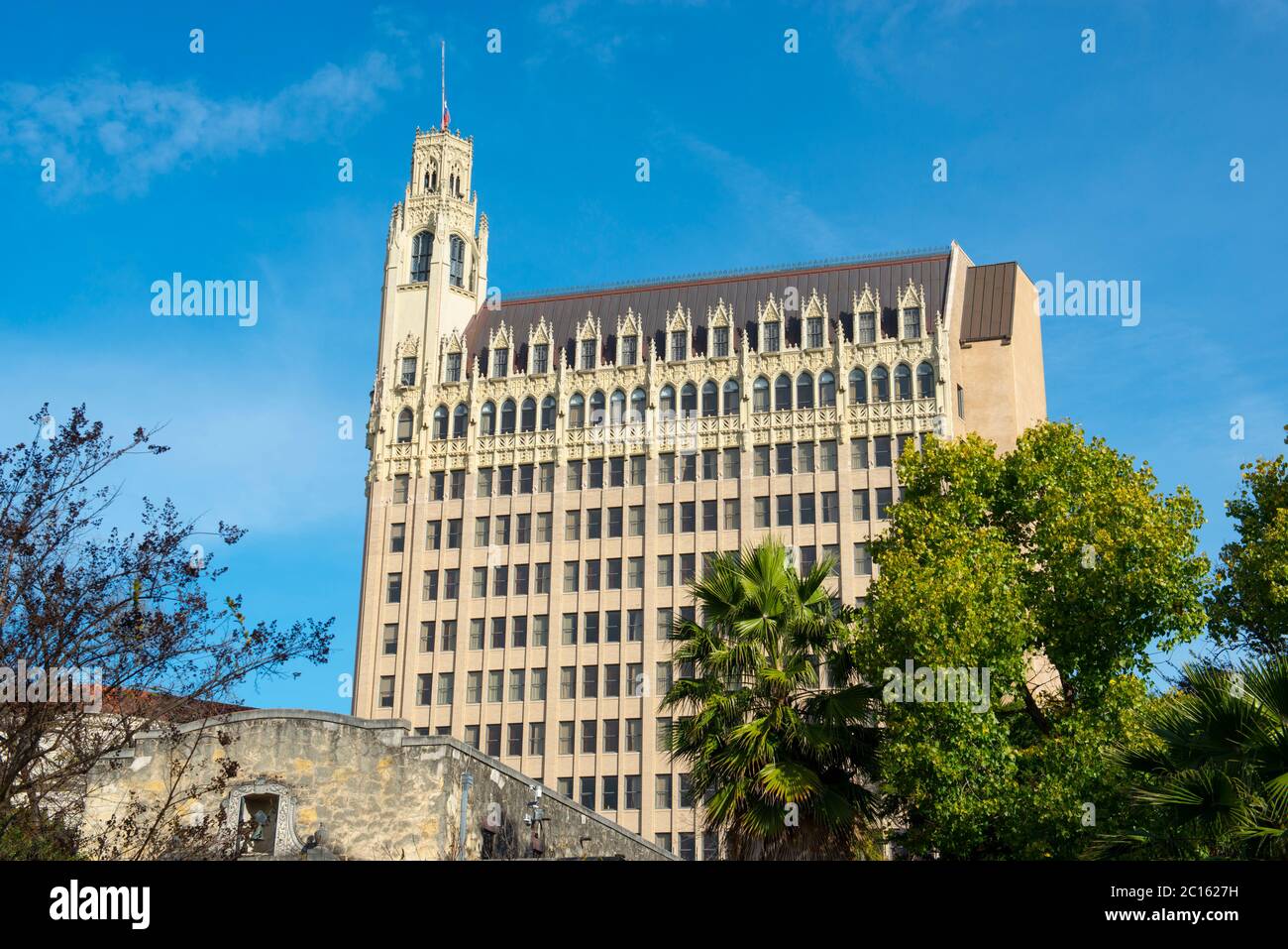 Emily Morgan Hotel on Alamo Plaza in downtown San Antonio, Texas, USA ...