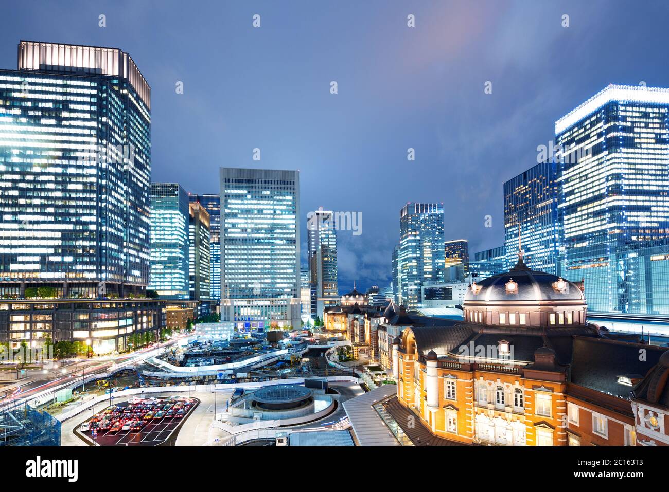 modern buildings in midtown of tokyo at twilight Stock Photo - Alamy