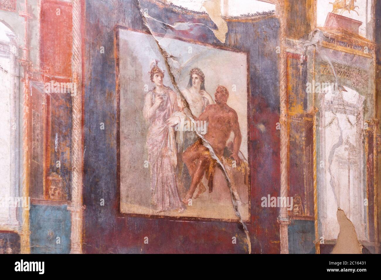 Ancient roman painting fourth style hi-res stock photography and images ...
