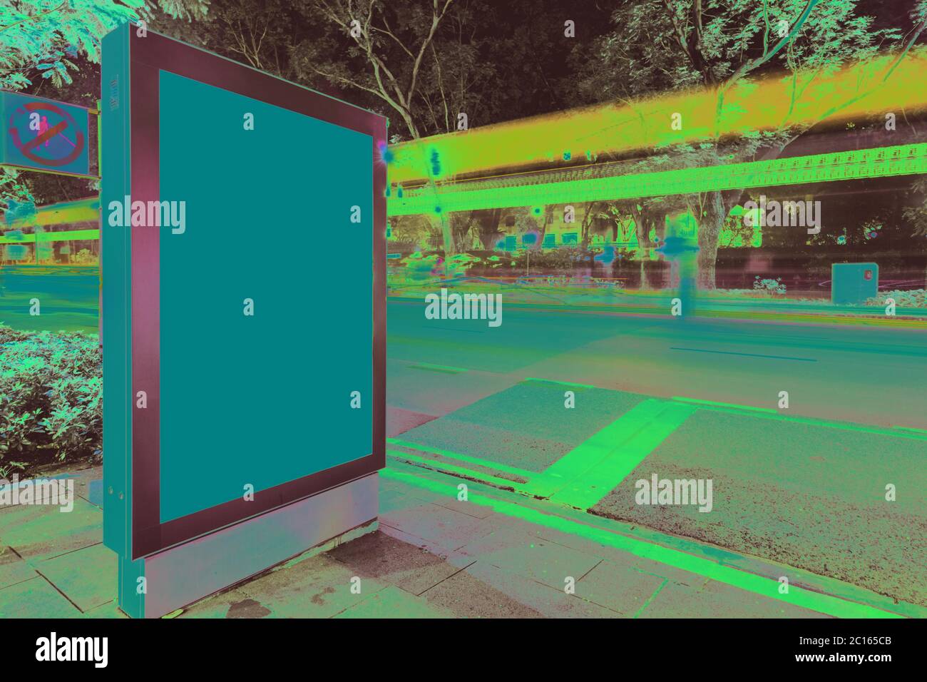 Emtpy bus hi-res stock photography and images - Alamy