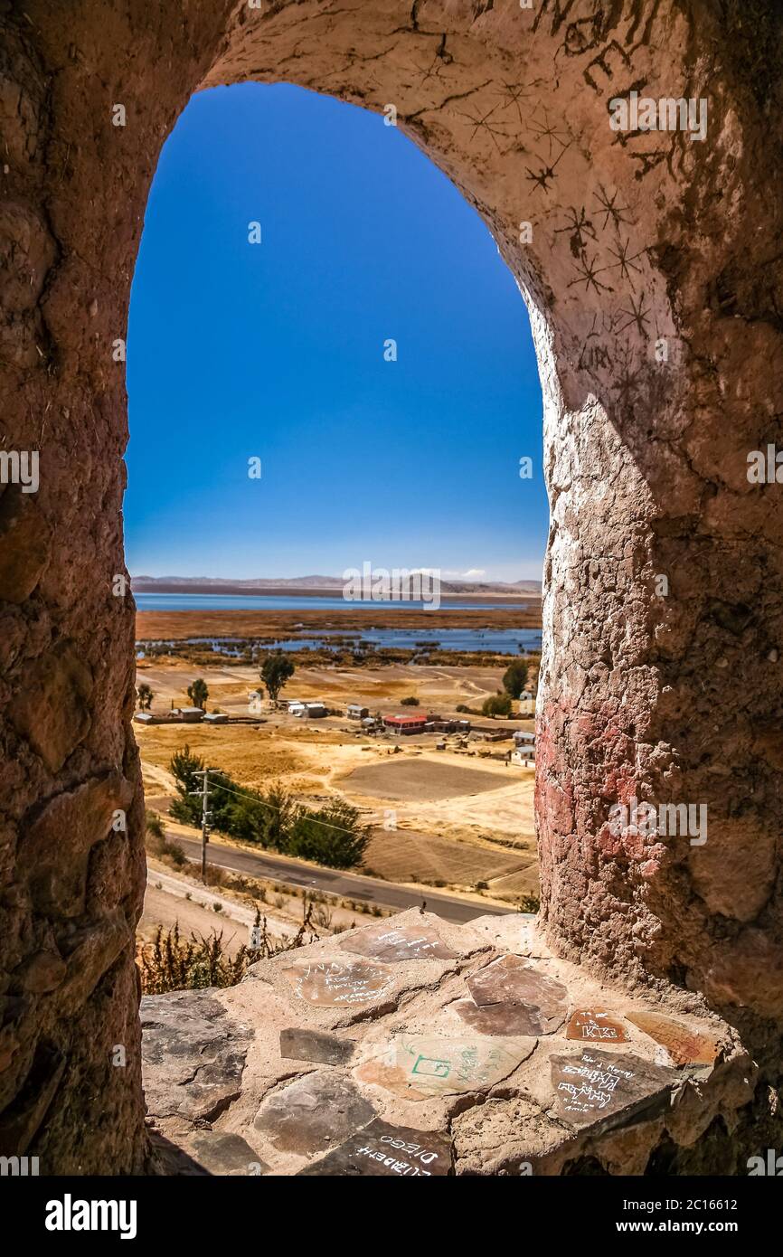 Old stone arch Stock Photo - Alamy