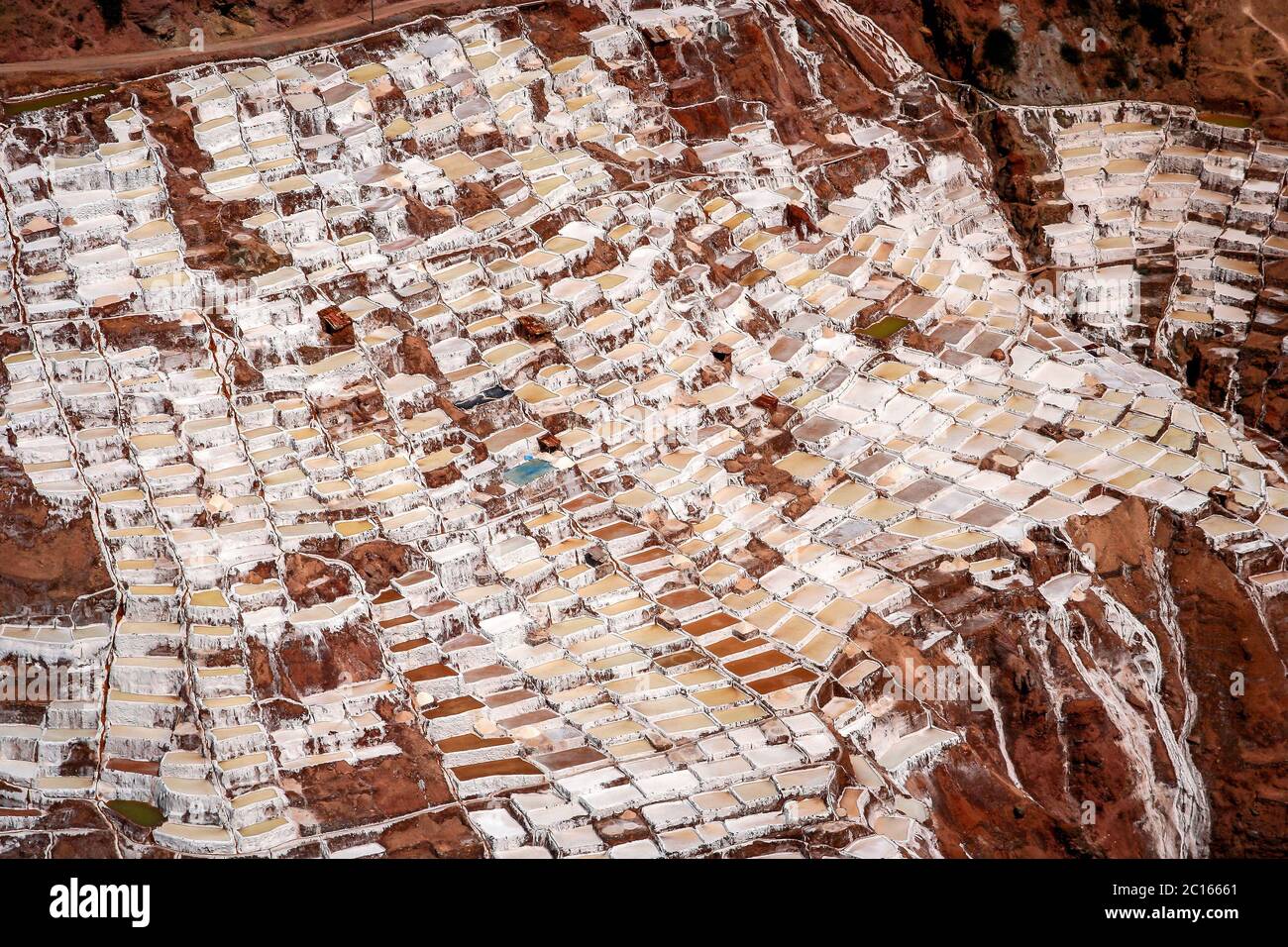 White terrace water basins hi-res stock photography and images - Alamy