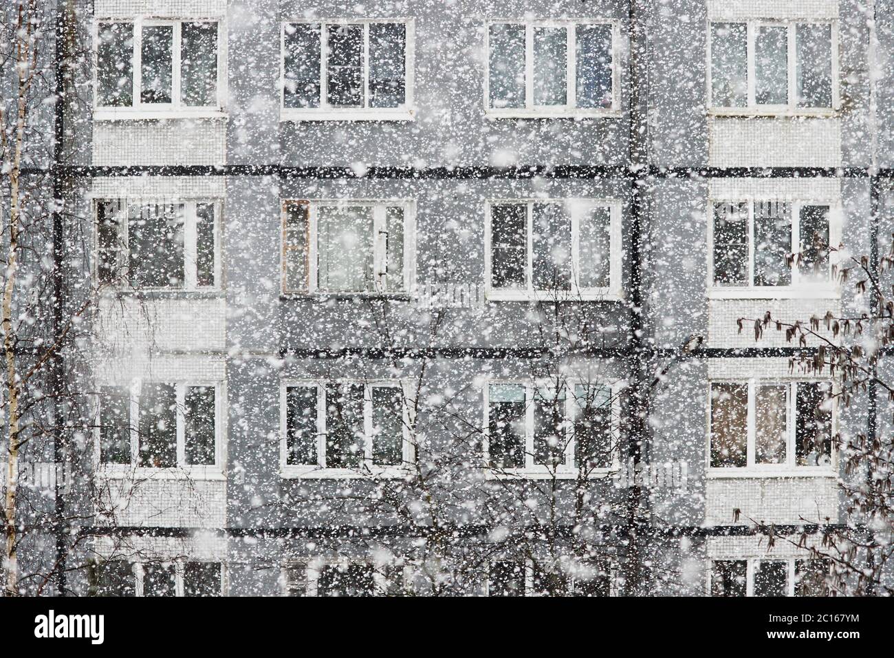 Snowfall sky hi-res stock photography and images - Alamy