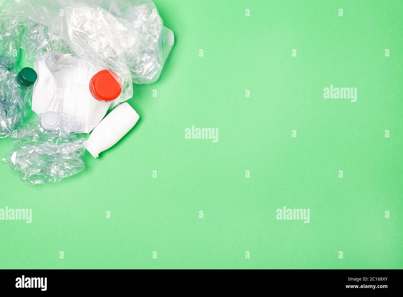 Flat Lay plastic waste. Zero waste. View from above with copy space for ...