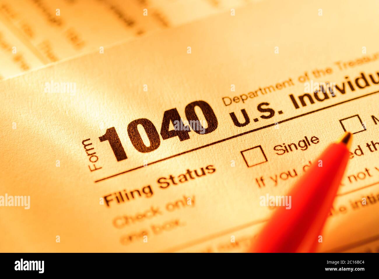 1040 us individual tax form hi-res stock photography and images - Alamy