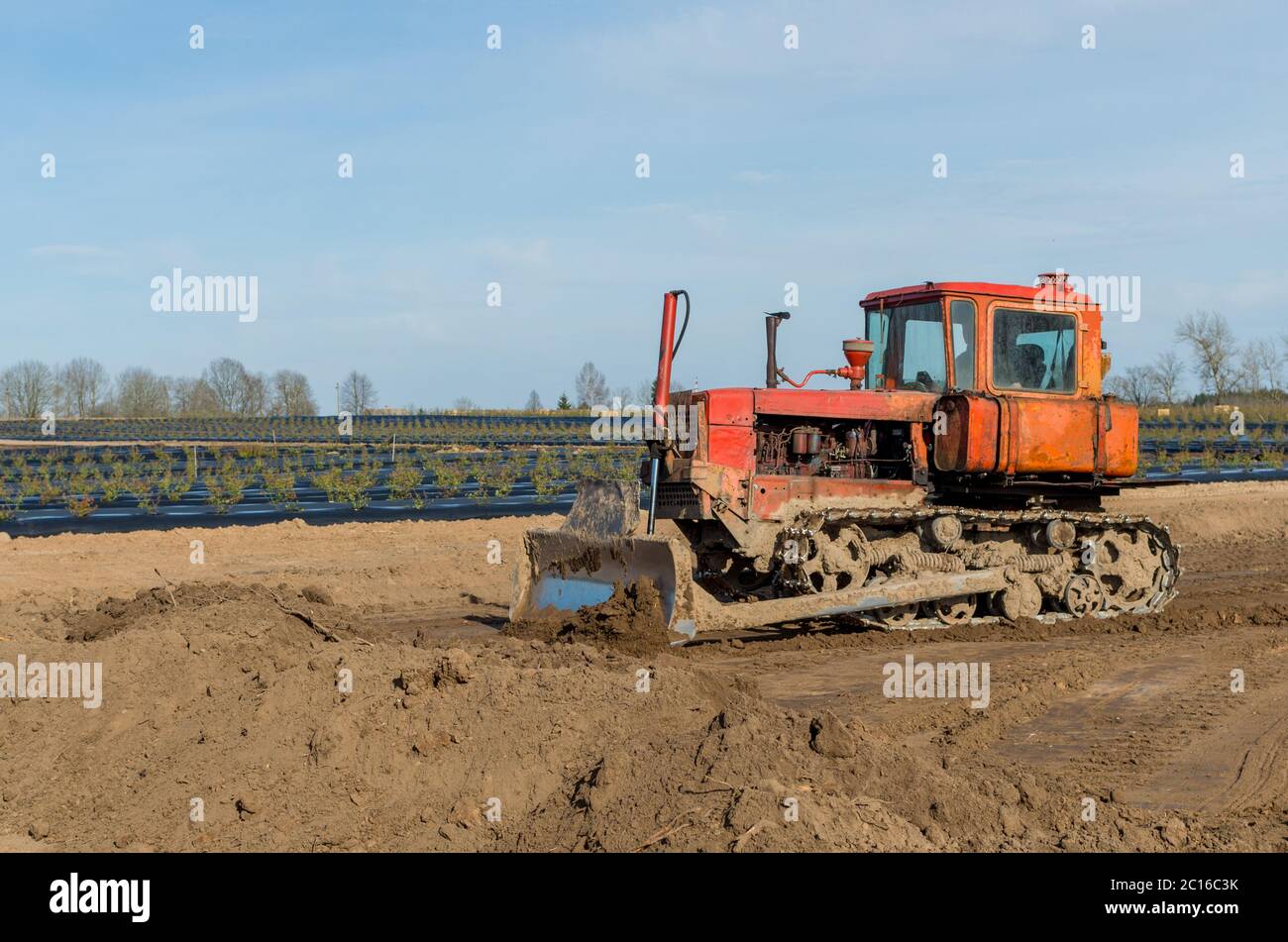 Old crawler tractor hi-res stock photography and images - Alamy