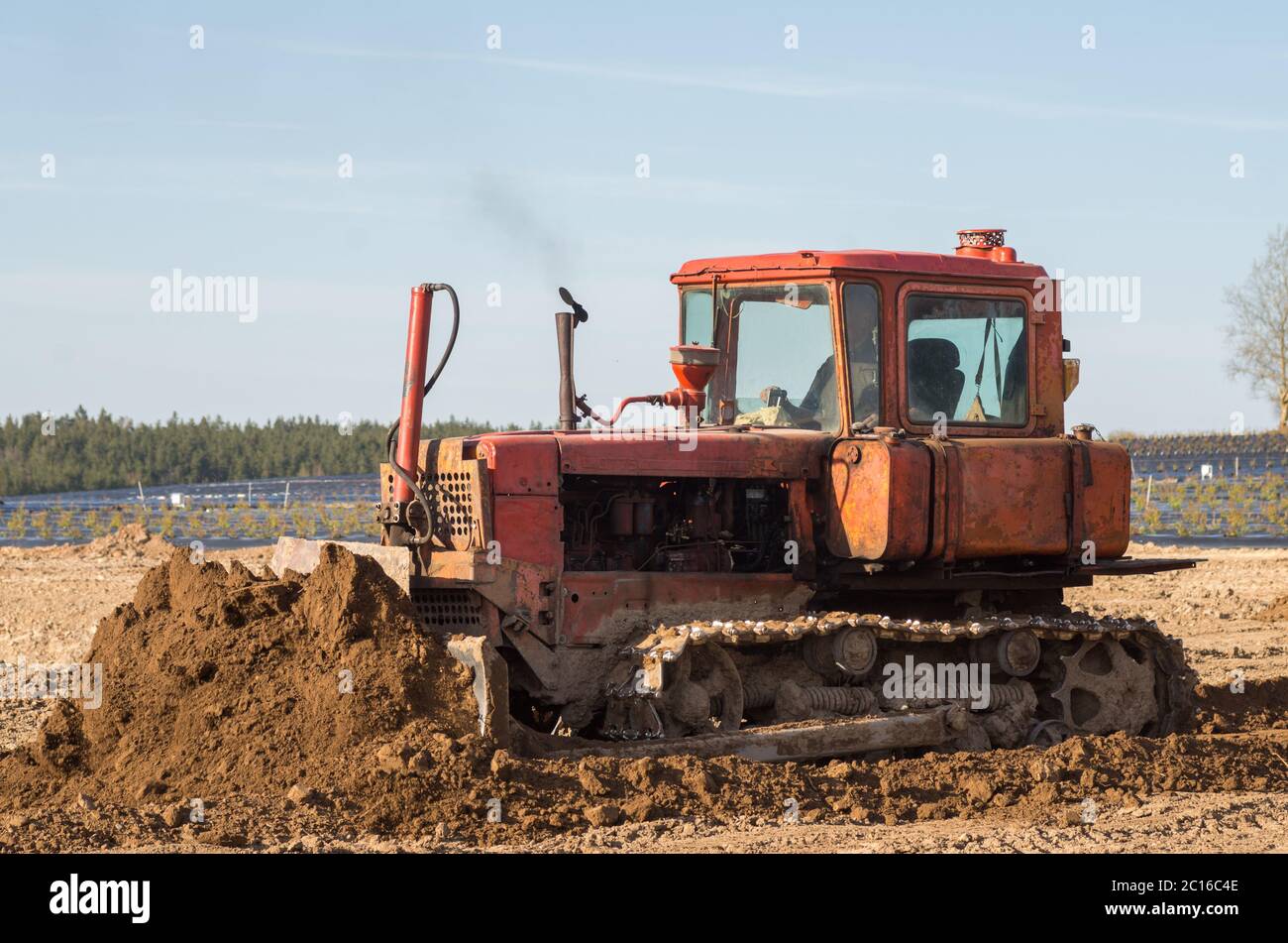 Crawler tractor hi-res stock photography and images - Alamy