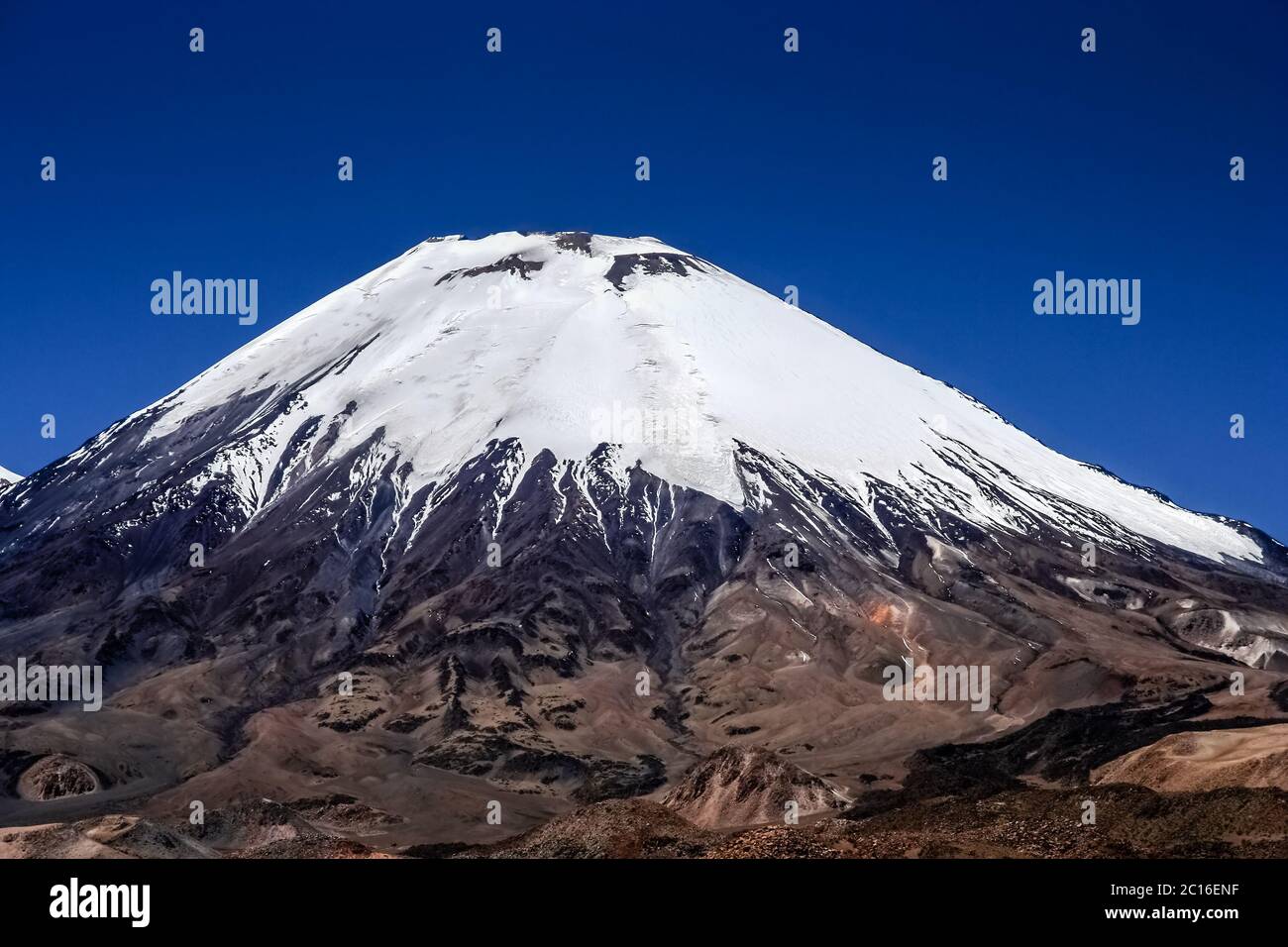 Snowcapped volcano Parinacota Stock Photo - Alamy