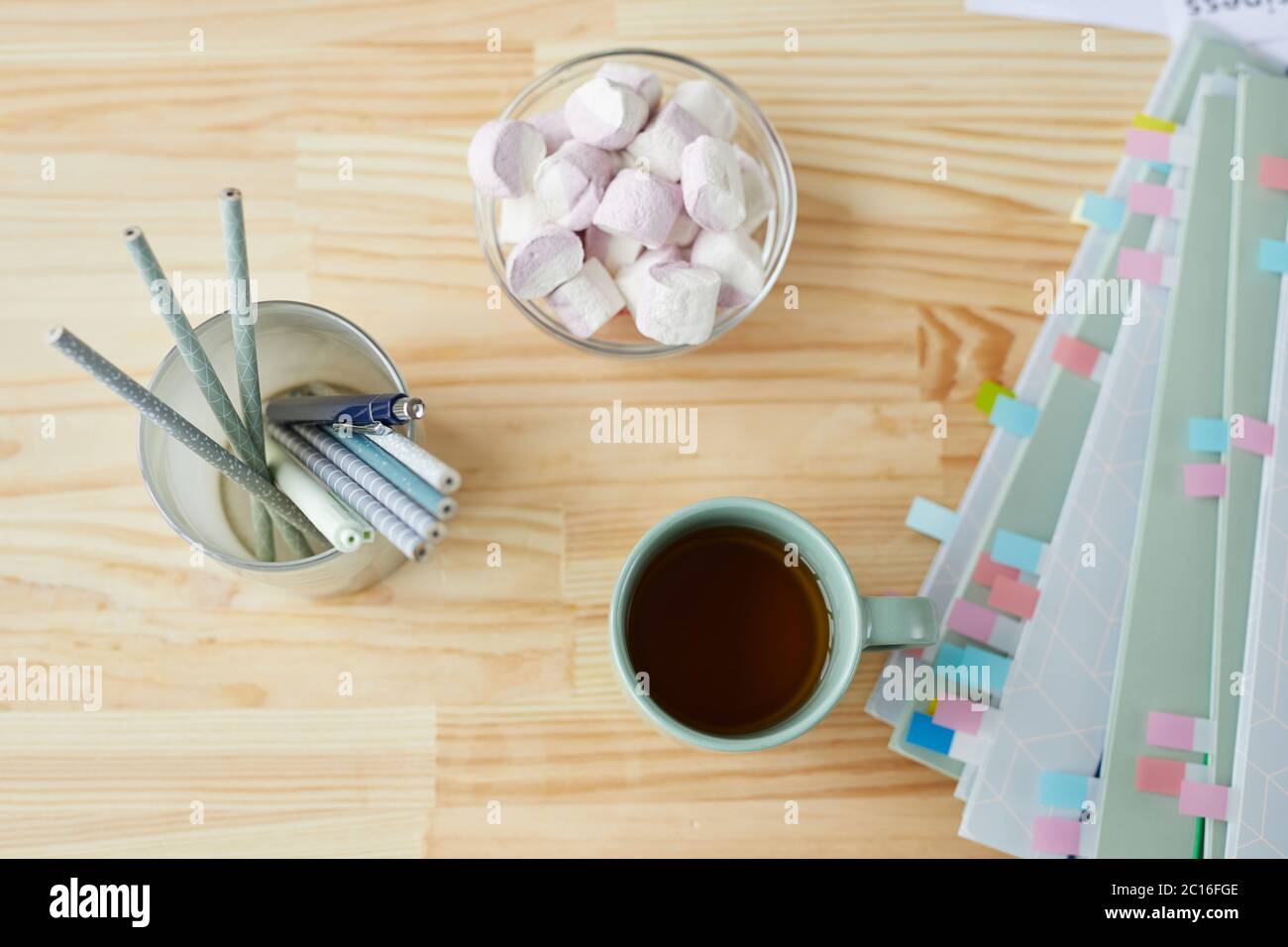 Work table top view no people hi-res stock photography and images - Alamy