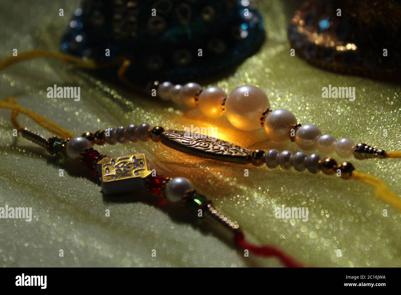 People celebrating festivals india hi-res stock photography and images ...